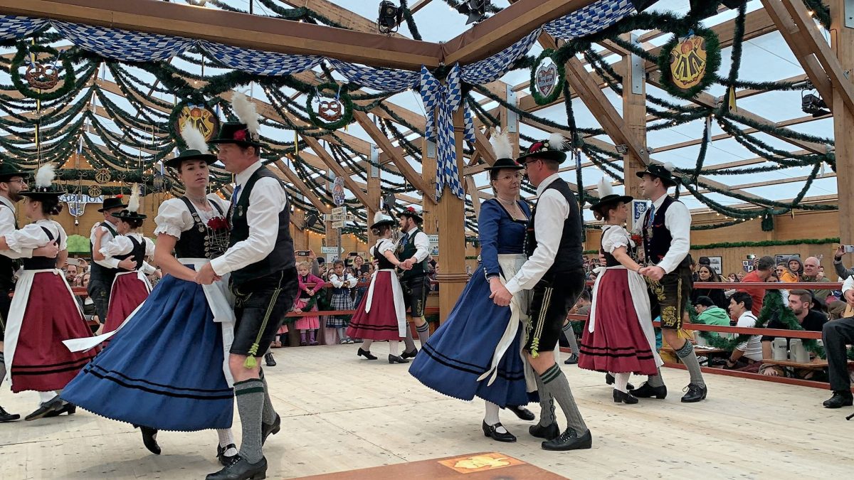 Auftritt Oide Wiesn 2022 - Trachtengau München und Umgebung